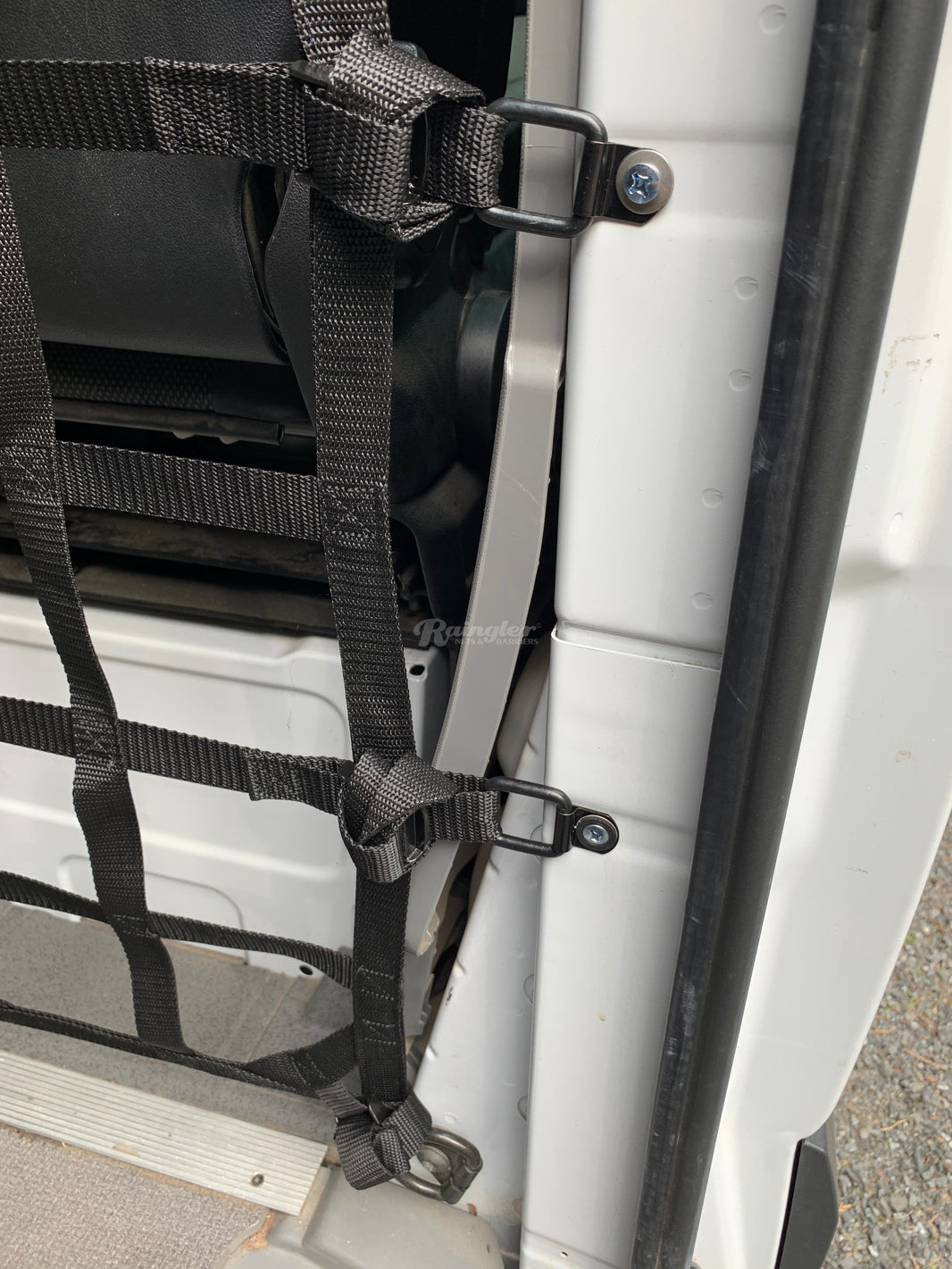 MERCEDES-BENZ heavy-duty cargo netting – Raingler